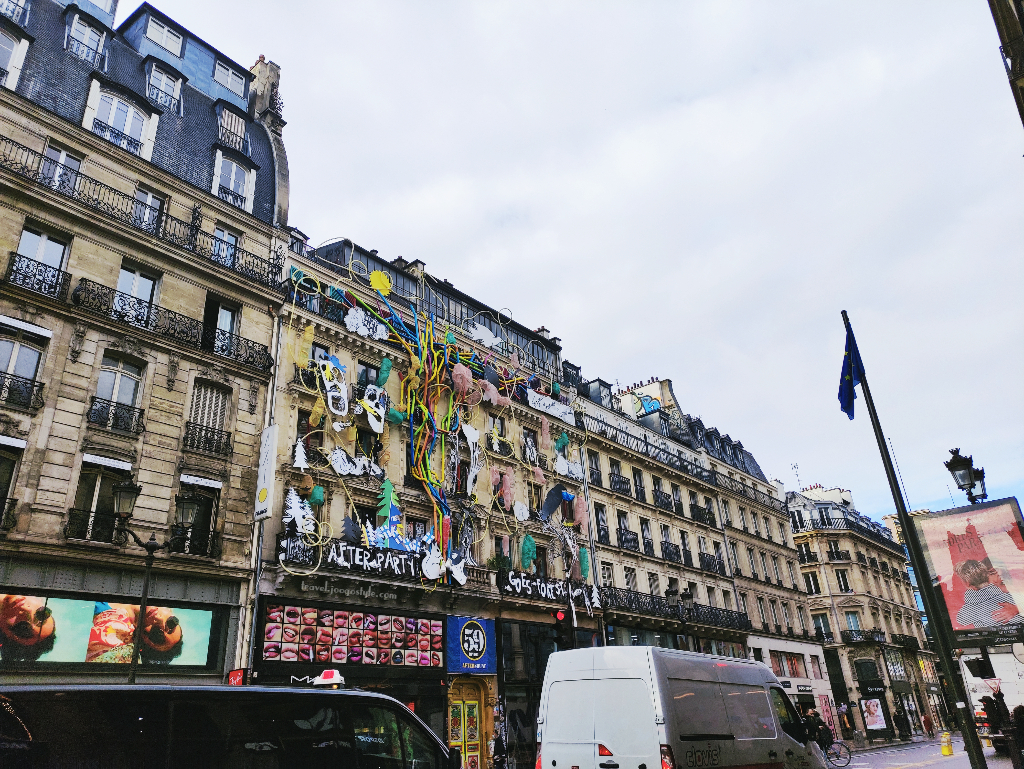 I saw a pickpocket in Paris. Tips to stay safe in France. • Joogo Travel