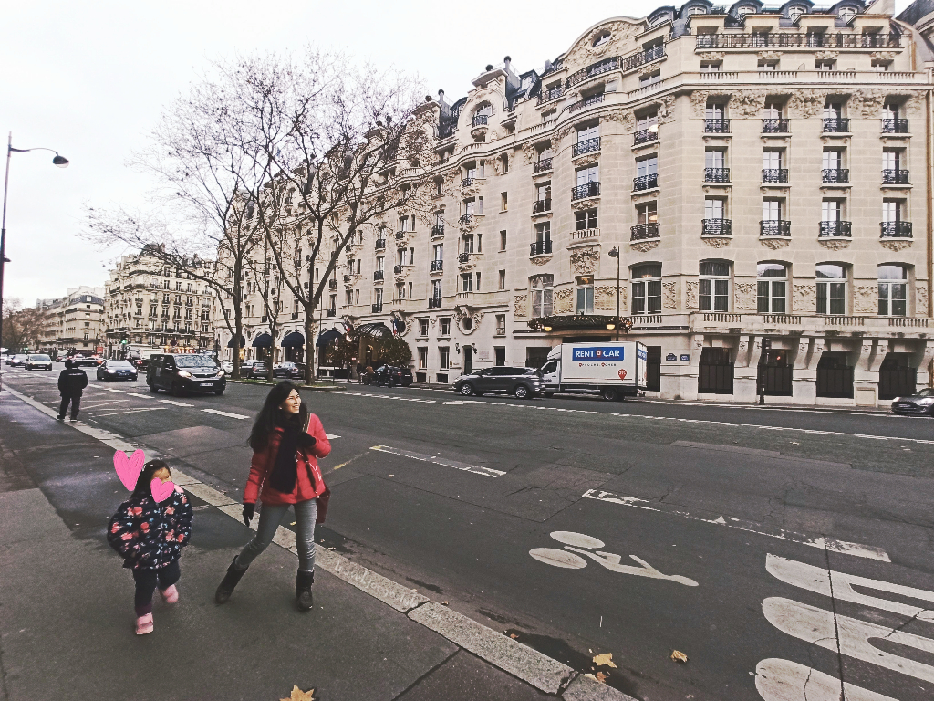 I saw a pickpocket in Paris. Tips to stay safe in France. • Joogo Travel